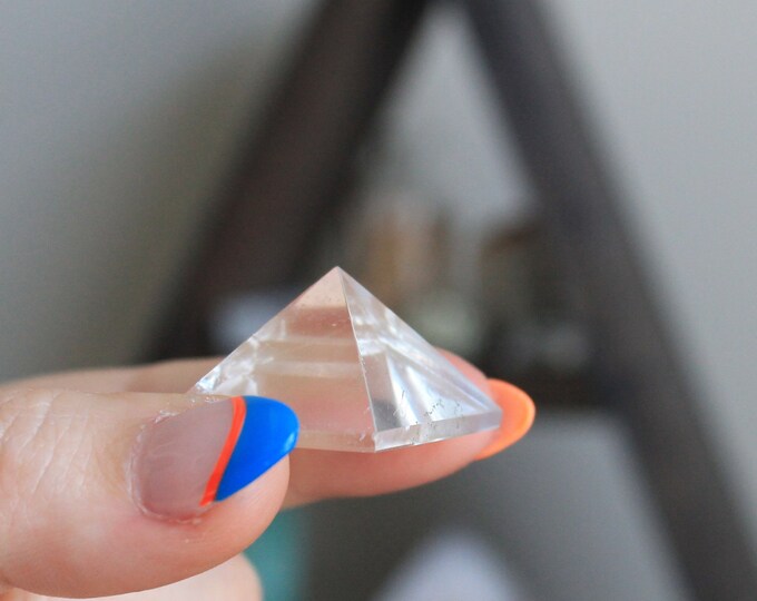 Clear Quartz Pyramid, Quartz Crystal Pyramid Natural Quartz Rock ...