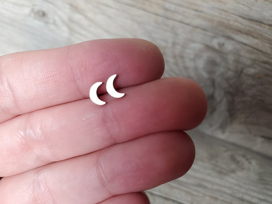Titanium Moon Stud Earrings for Earlobe Piercing, Hypoallergenic, Simple Crescent Moon Studs ...