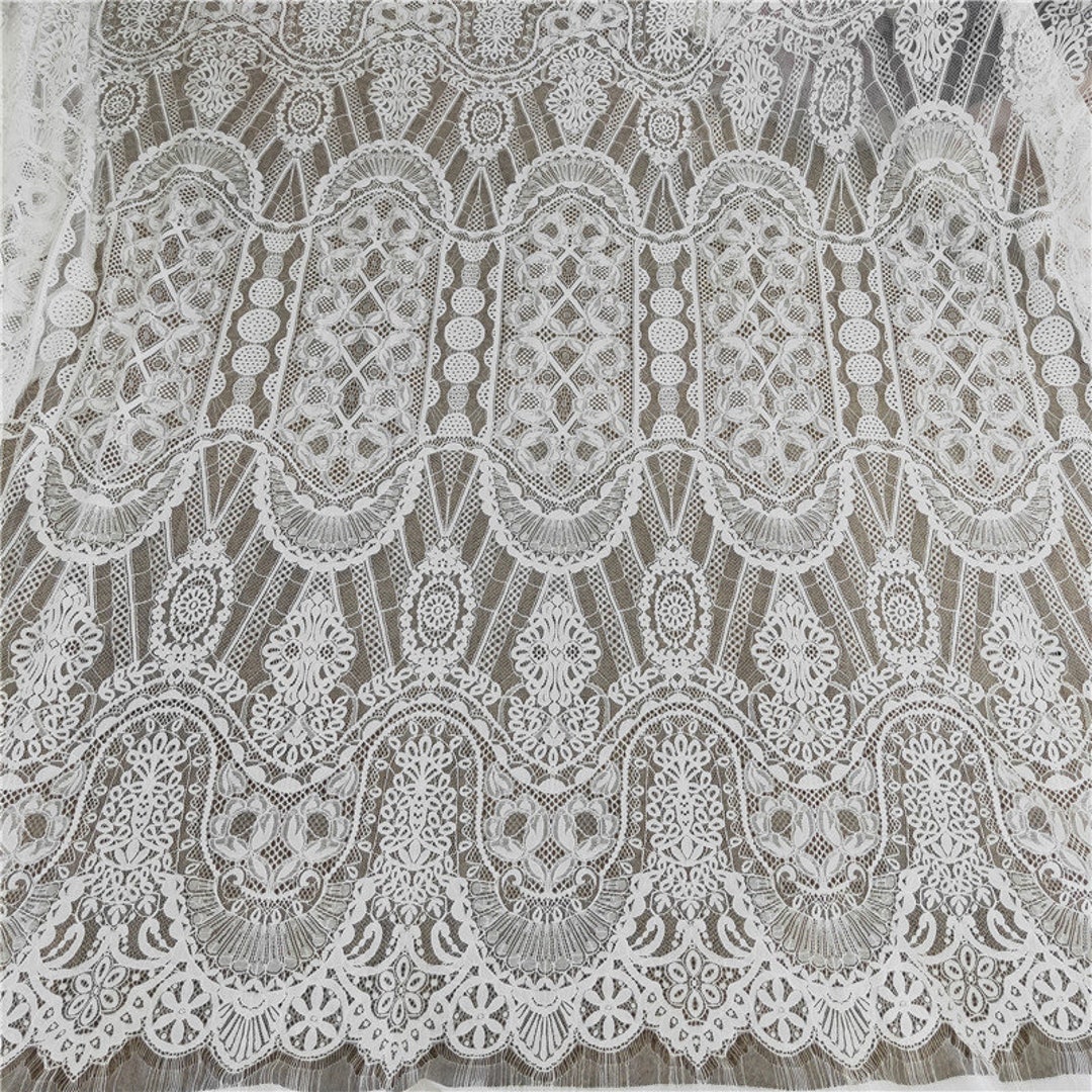 3 Meters Vinatges Style French Chantilly Bridal Gown Lace Fabric , Prom ...