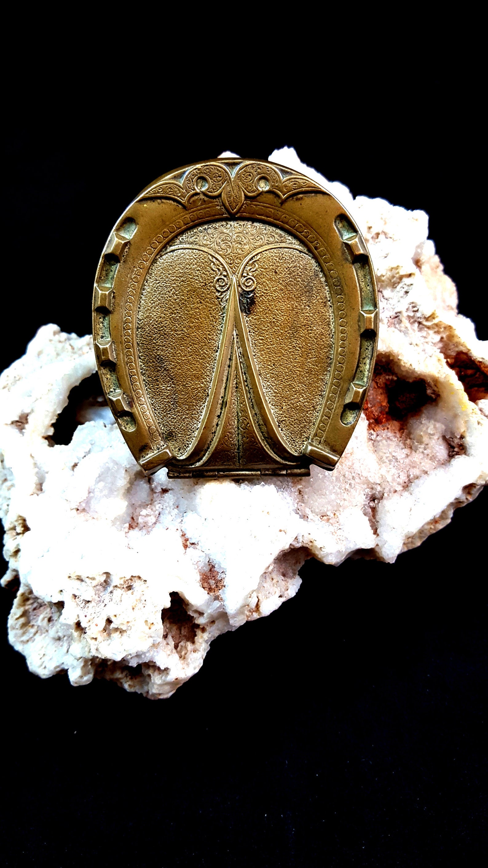 Antique Needle Case AVERY SON REDDITCH Horseshoe Needle Case Brass ...