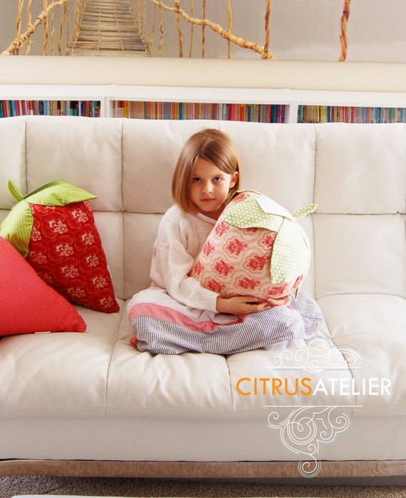 Almohada de fresa rosa decoración casera caprichosa de fresa | Etsy