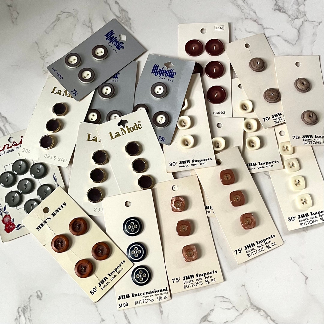 Vintage Button Lot NOS on Cards La Mode JHB Imports Majestic Neutral ...