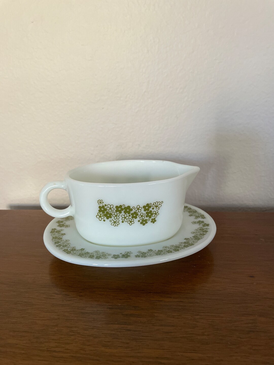 Vintage Pyrex Gravy Boat, 1970's Pyrex Green Flowers Spring Blossom ...