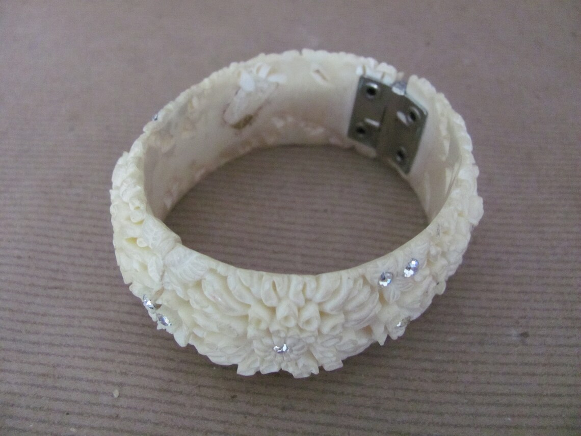 Vintage Celluloid Bracelet and Clip on Earrings Set, 1950's ...
