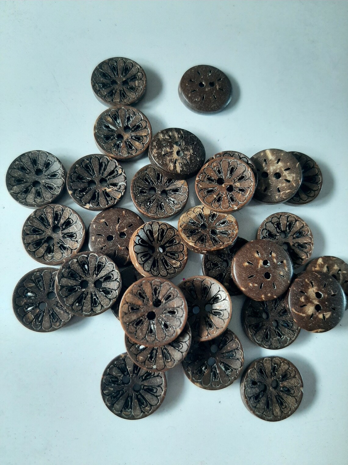 12 pequeños botones tallados de madera oscura diseño rústico - Etsy México