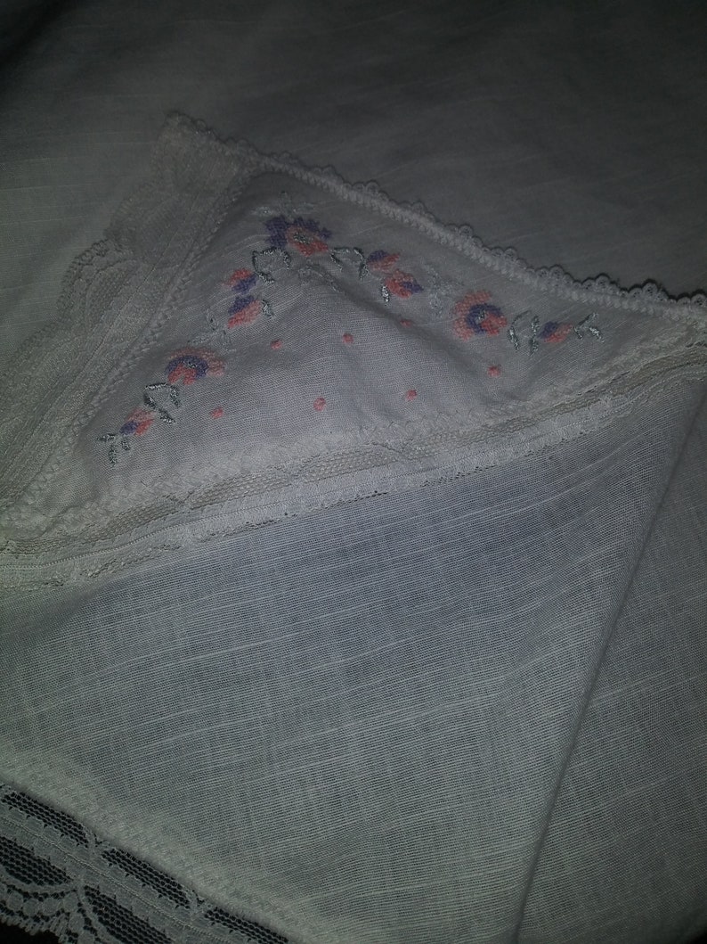 Vintage White Wedding Drees Skirt Slip Pastel Embroidery Wide Lace ...