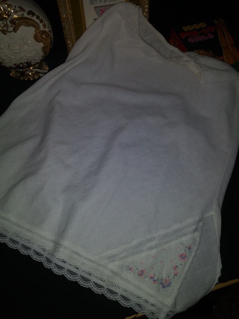 Vintage White Wedding Drees Skirt Slip Pastel Embroidery Wide Lace ...