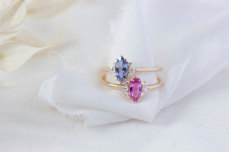 Valestia - Anello a grappolo in oro giallo 14 carati con zaffiro blu e ...