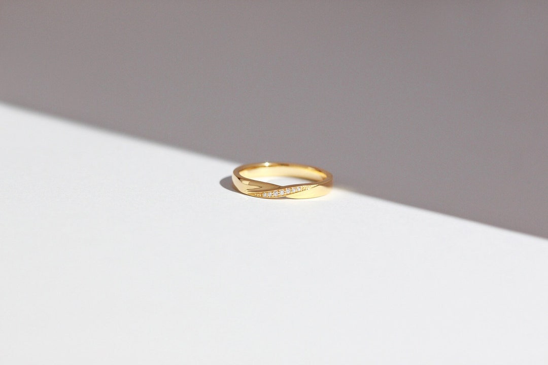 Mobius Band II (3mm) - Solid 14K Yellow Gold Mobius Twist Diamond ...