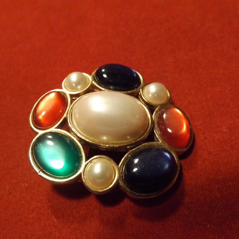 Avon Brooch - Etsy