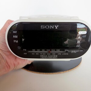 Sony Dream Machine White Capsule Clock Am/fm Radio, Post Modern Sony ...