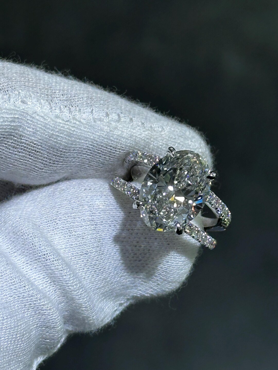 Platinum & Lab Grown VVS Diamonds 6ct Lab Grown Center Oval Cut Split ...