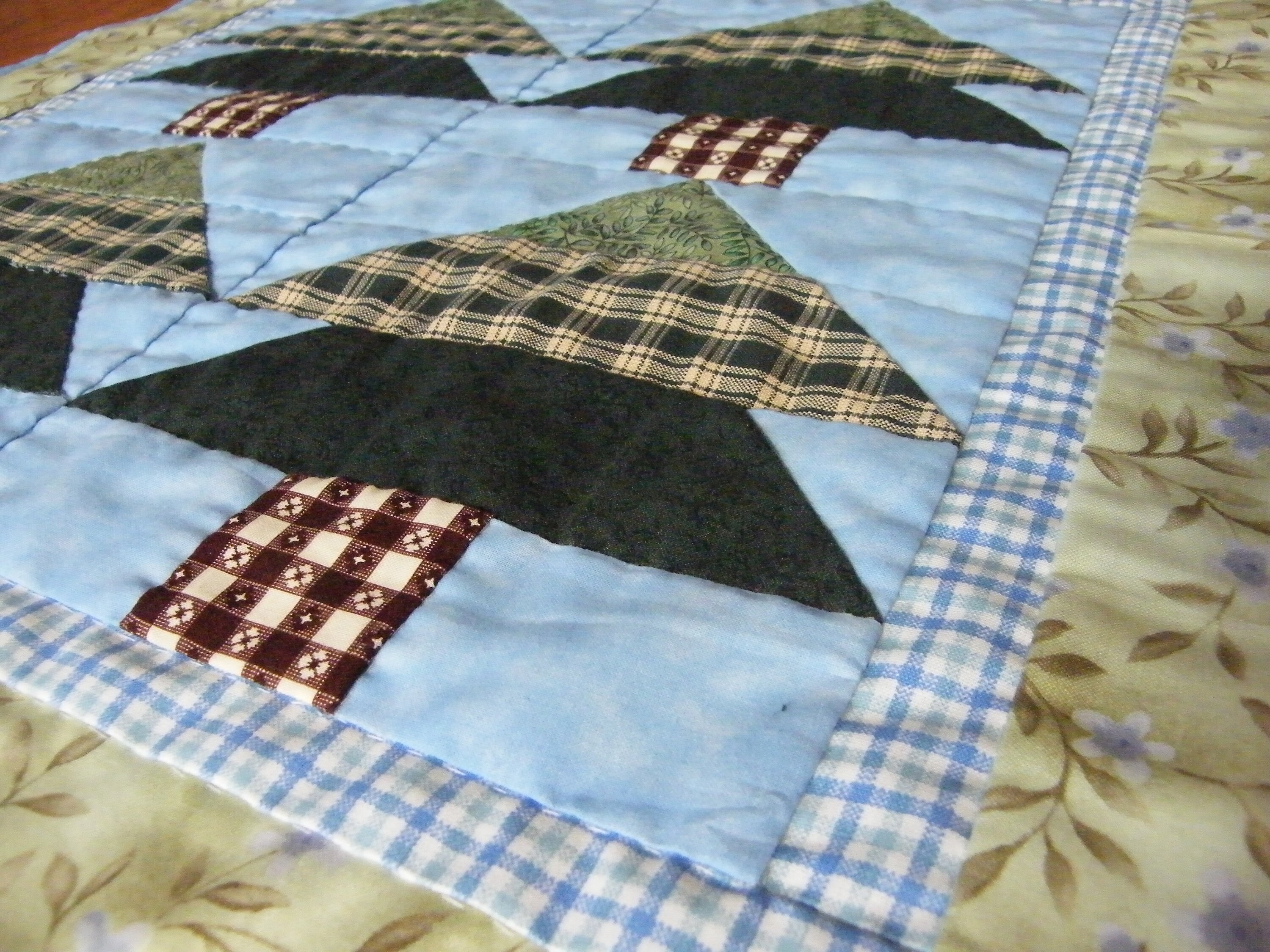 Quilted Pine Tree Wall Hanging, Quilted Pine Tree Table Topper ...