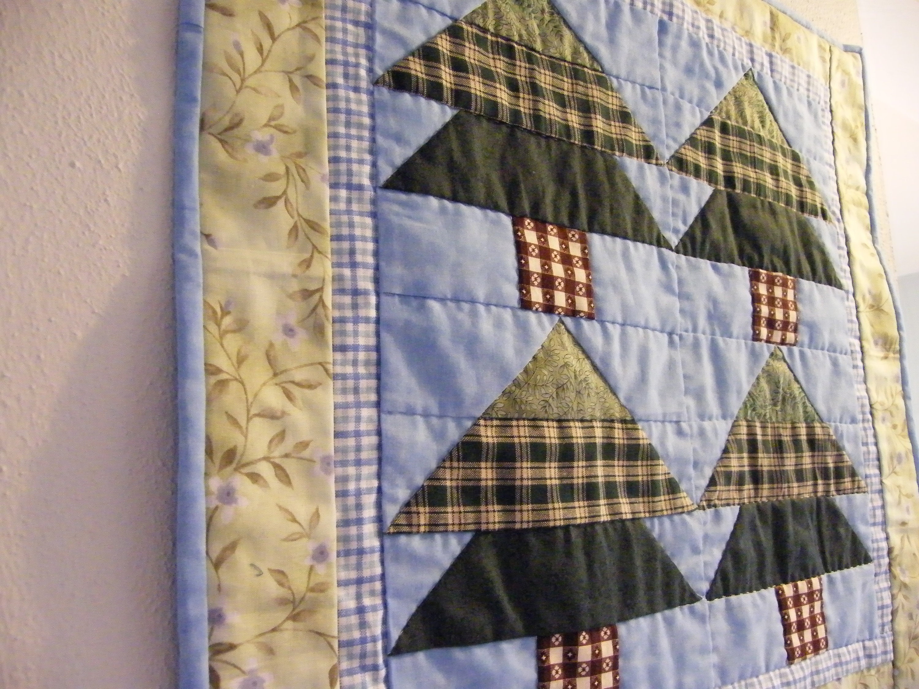 Quilted Pine Tree Wall Hanging, Quilted Pine Tree Table Topper ...