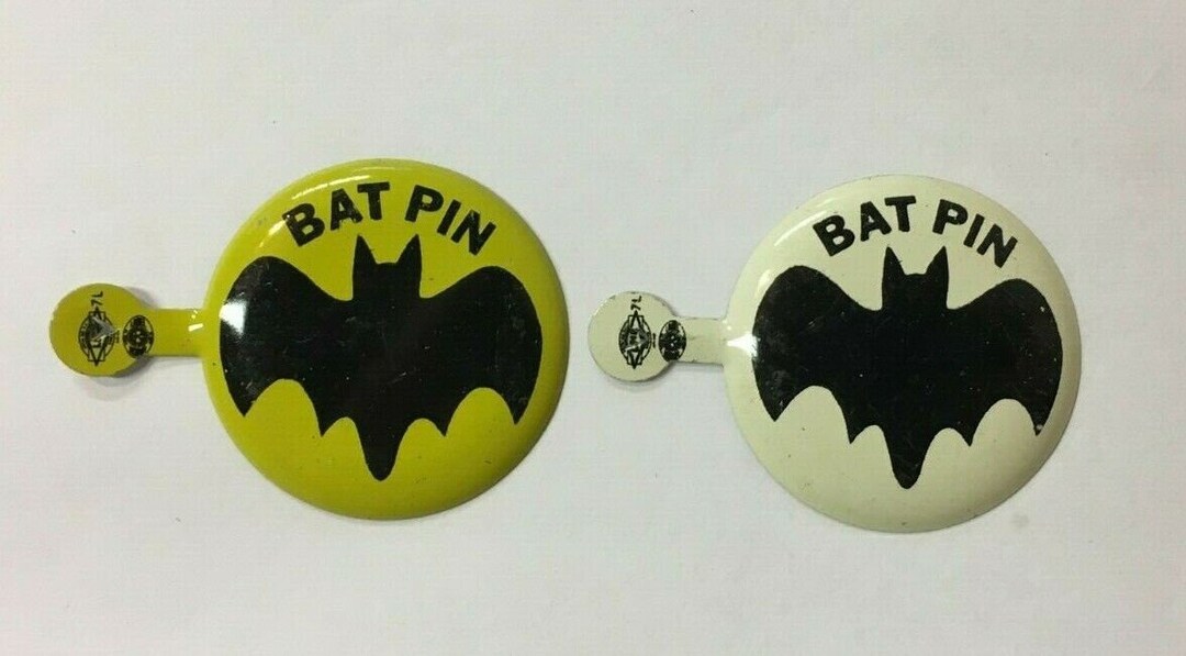Vintage 1960s Batman Bat Pin Set of 2 Unused Vending Machine Tin Tab ...