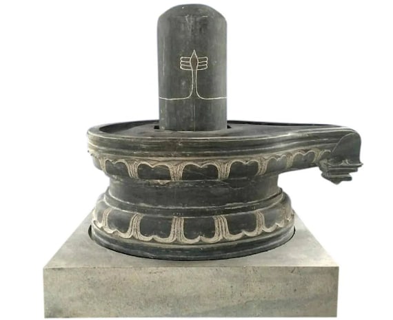 Lingam Statue