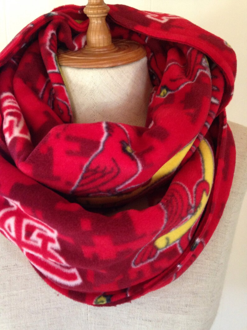 St. Louis Cardinal Birds on the Bat Red Digital Camo Fleece Infinity ...