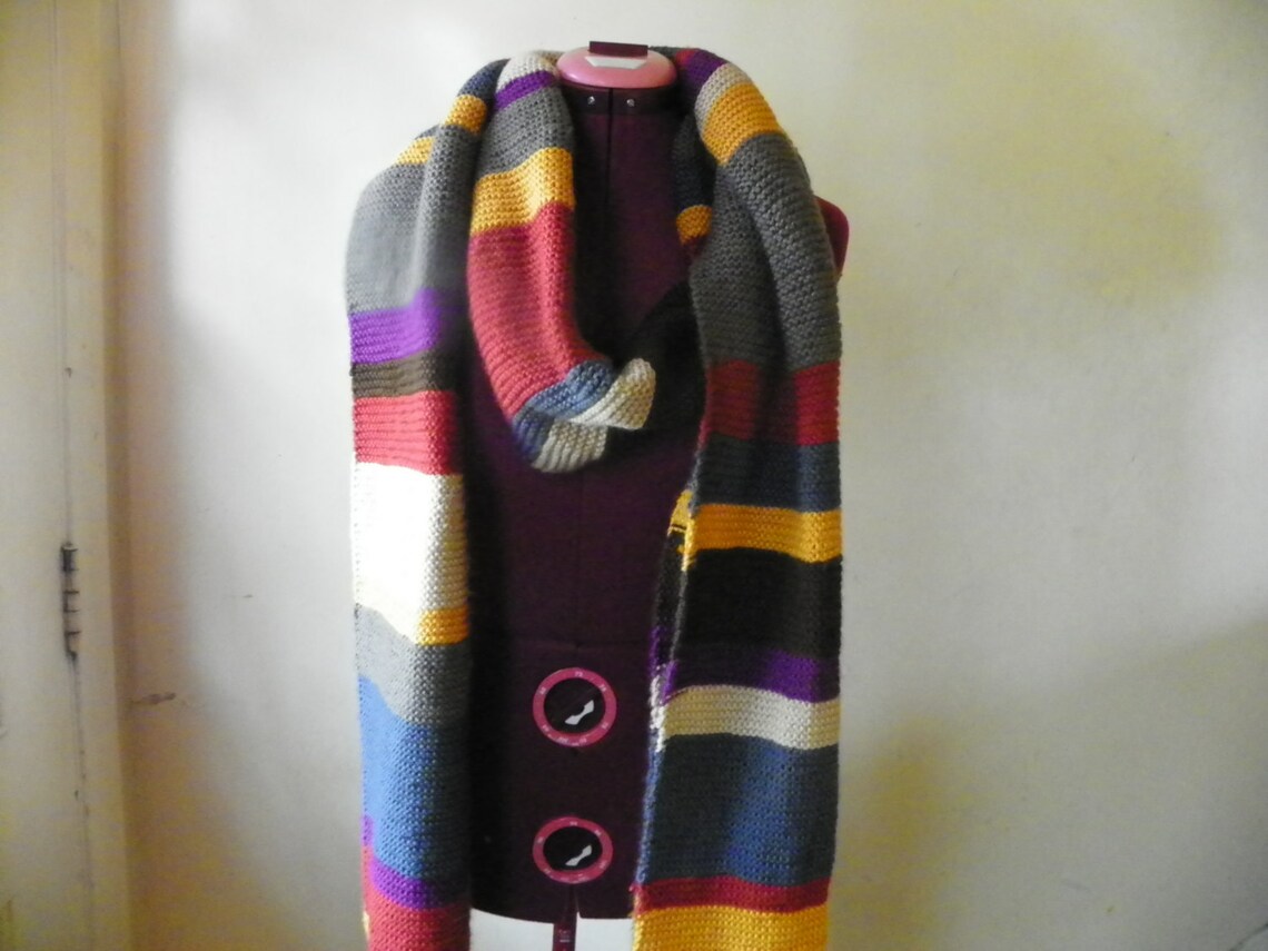 Hand Knitted Dr Who Scarf: Long Super Scarf, Whovian Gift - Etsy Canada