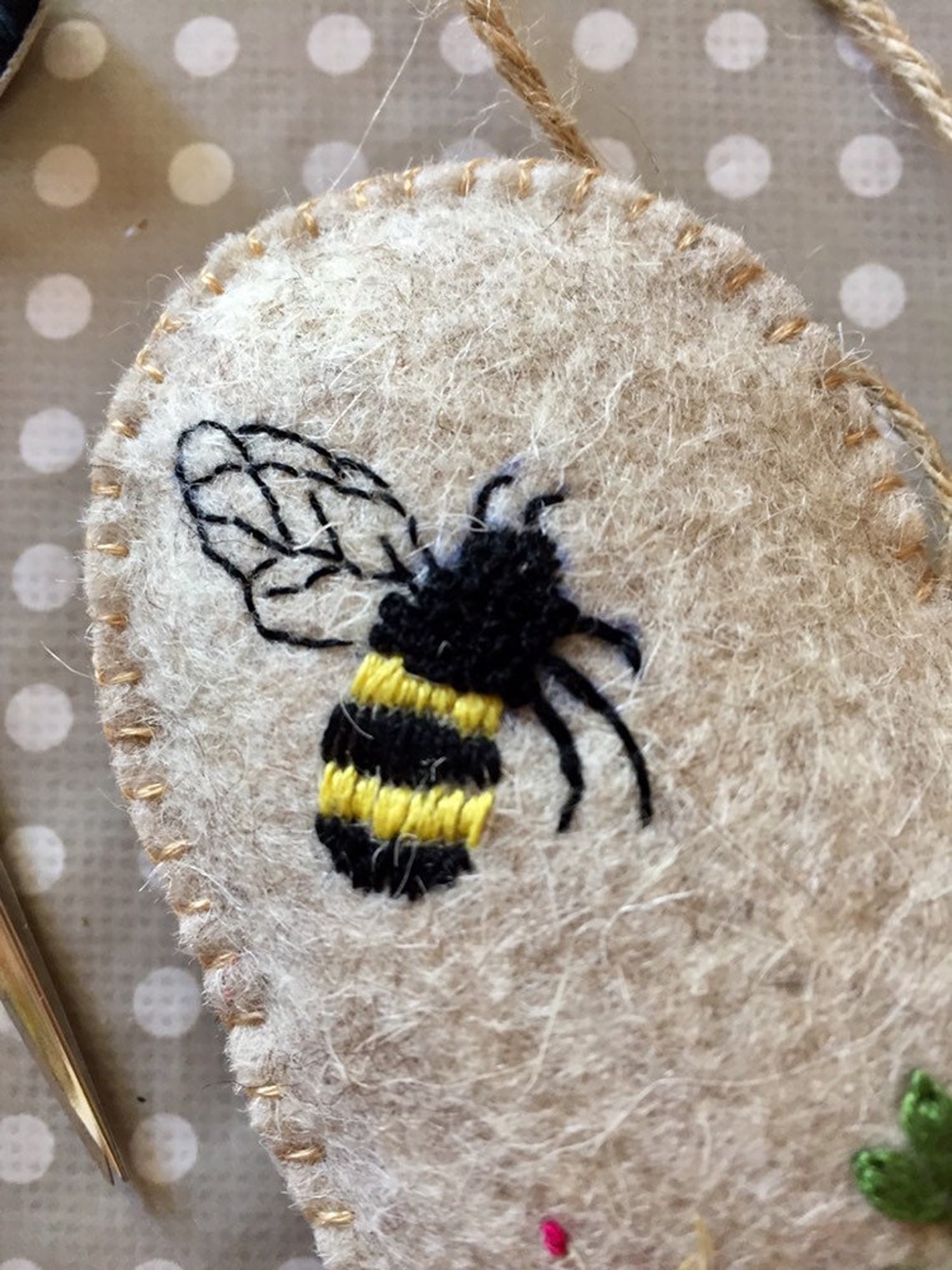 Embroidery Kit Bee and flower felt Heart | Etsy