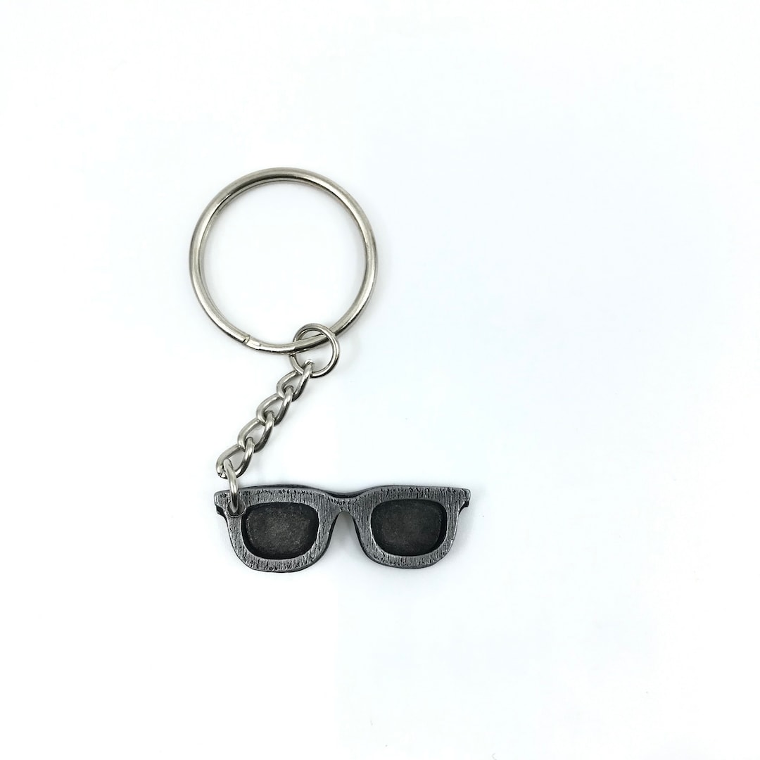 Glasses Keychain - Pewter Holiday / Reading Key Holder - Metal ...