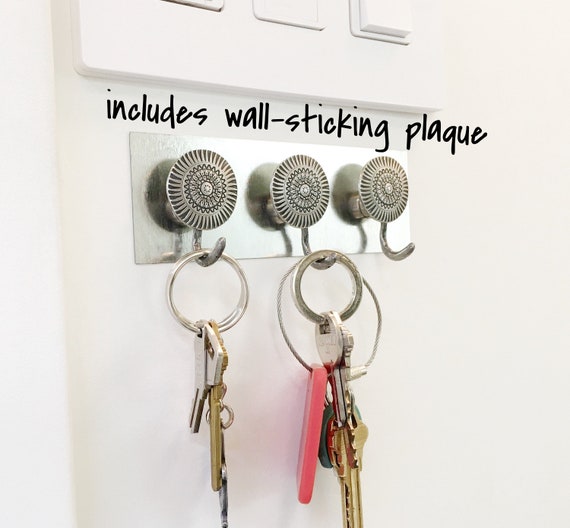Magnetic key entry store