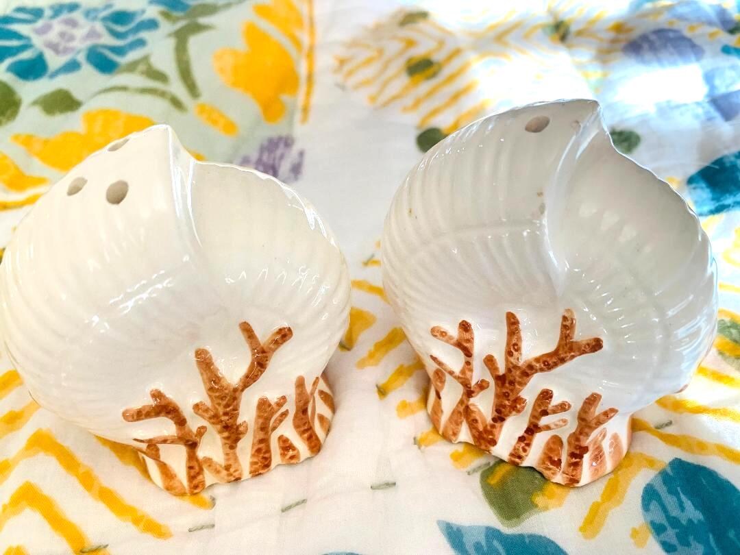 Vintage Sea Shell Salt and Pepper Shaker Set, Beach House Decor - Etsy