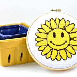 Modern Yellow Daisy Flower Counted Cross Stitch Pattern, Simple Flower ...