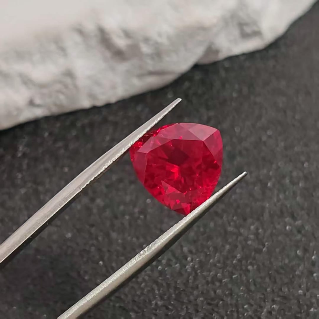 Grade AAA Cutting Ruby Trillion Faceted Gemstone Trilliant Cut Vivid ...