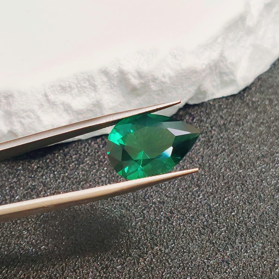 Emerald Pear Shaped Faceted Gemstone Teardrop Cut Emerald Gem Rich ...