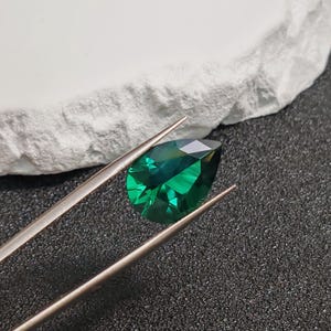 Emerald Pear Shaped Faceted Gemstone Teardrop Cut Emerald Gem Rich ...