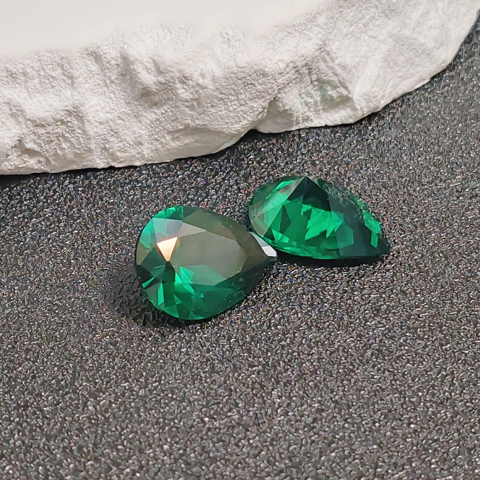 Emerald Pear Shaped Faceted Gemstone Teardrop Cut Emerald Gem Rich ...