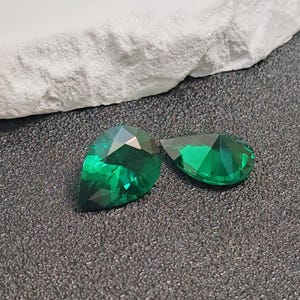 Emerald Pear Shaped Faceted Gemstone Teardrop Cut Emerald Gem Rich ...