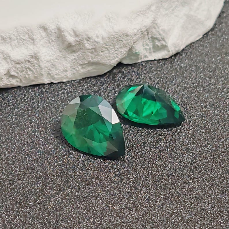 Emerald Pear Shaped Faceted Gemstone Teardrop Cut Emerald Gem Rich ...