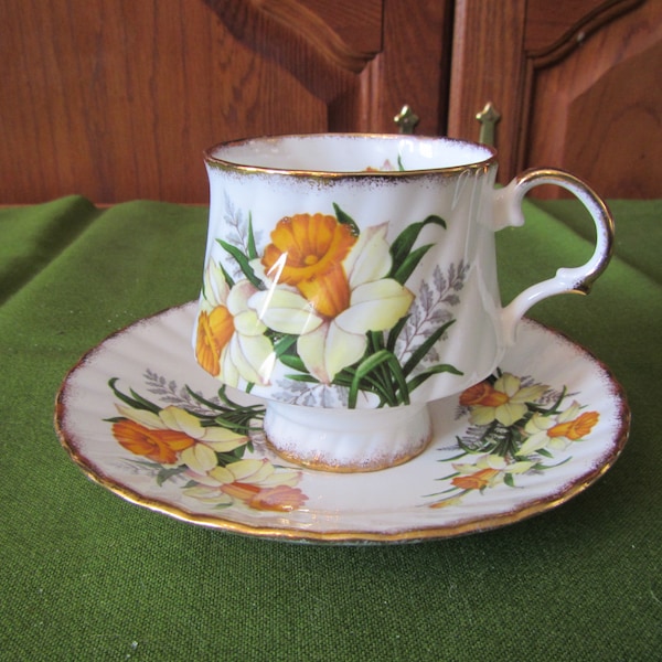 Daffodil Tea Cup - Etsy