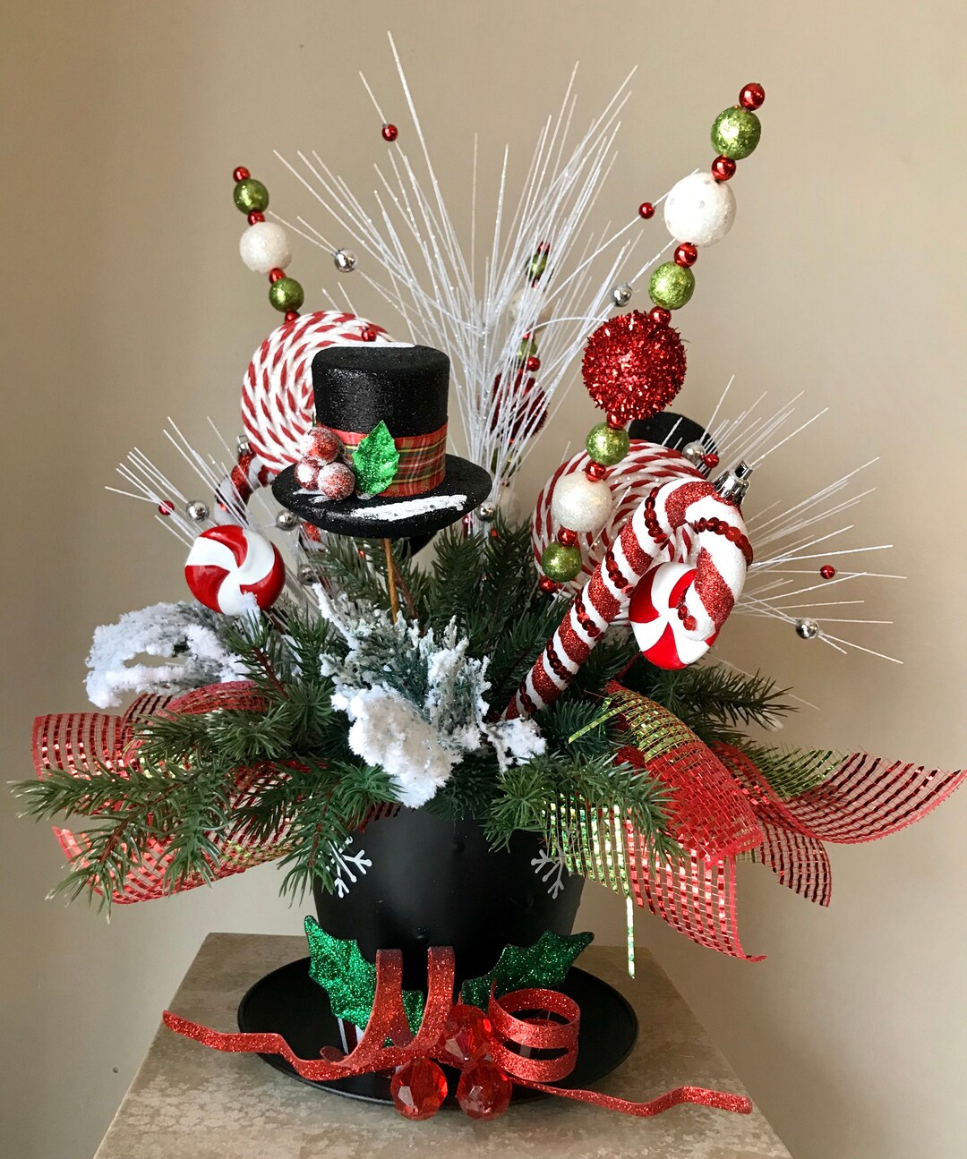 TOP HAT II - Festive Holiday Tabletop Arrangement - Christmas ...