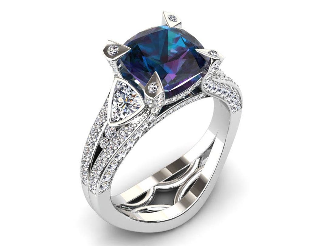 Modern Alexandrite Ring 3.10 Carat Cushion Cut Alexandrite and Diamond ...