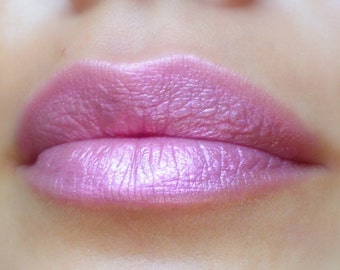 Pink Mirage Light/pale Frosty / Frosted Shimmer Pink Creamy Lipstick ...