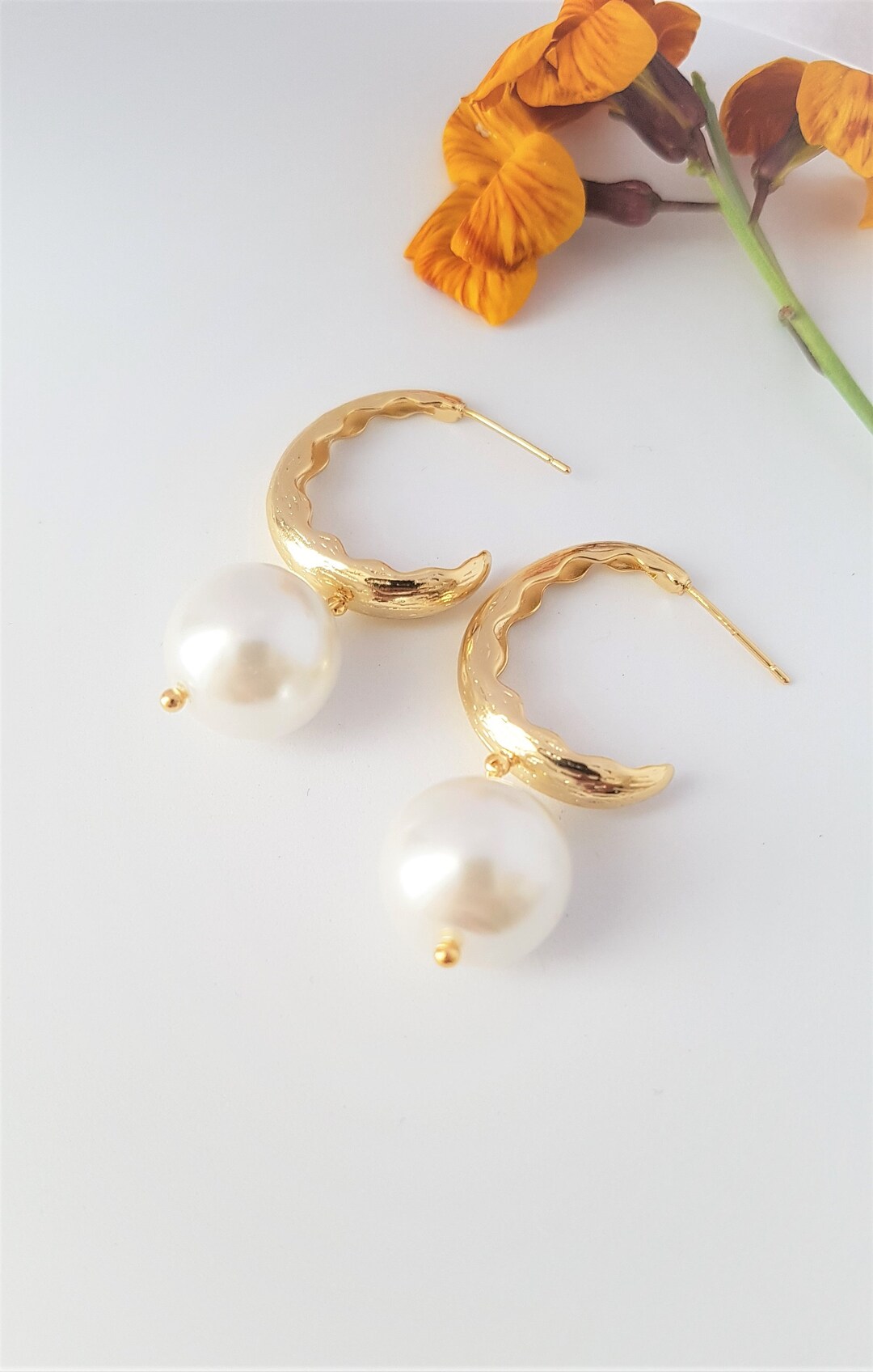 Gold Pearl Summer Earrings Pearl Shell and Gold Pleated - Etsy