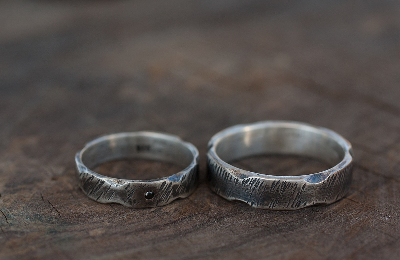 Rustic Wedding Ring Set: Hammered Wedding Bands His and Hers - Etsy