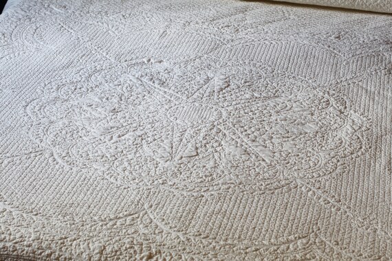 Traditional Whole Cloth Quilt - Etsy