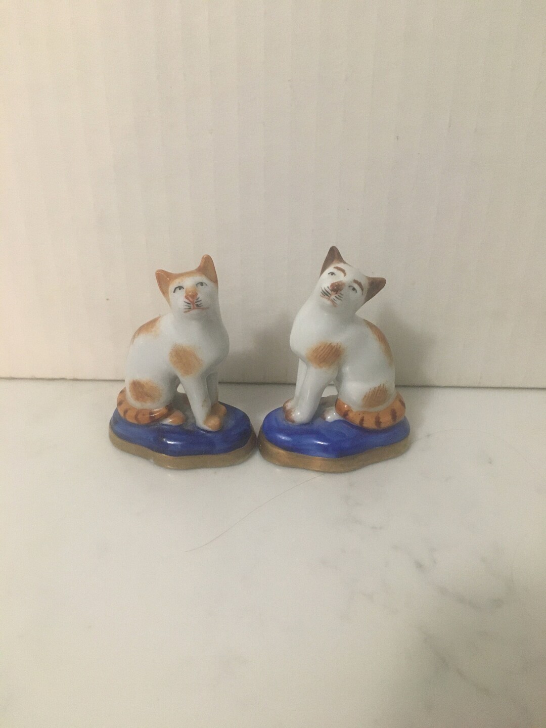 PAIR Antique Samson Chelsea Cat Figurines on Blue and Gold Gilt Base ...