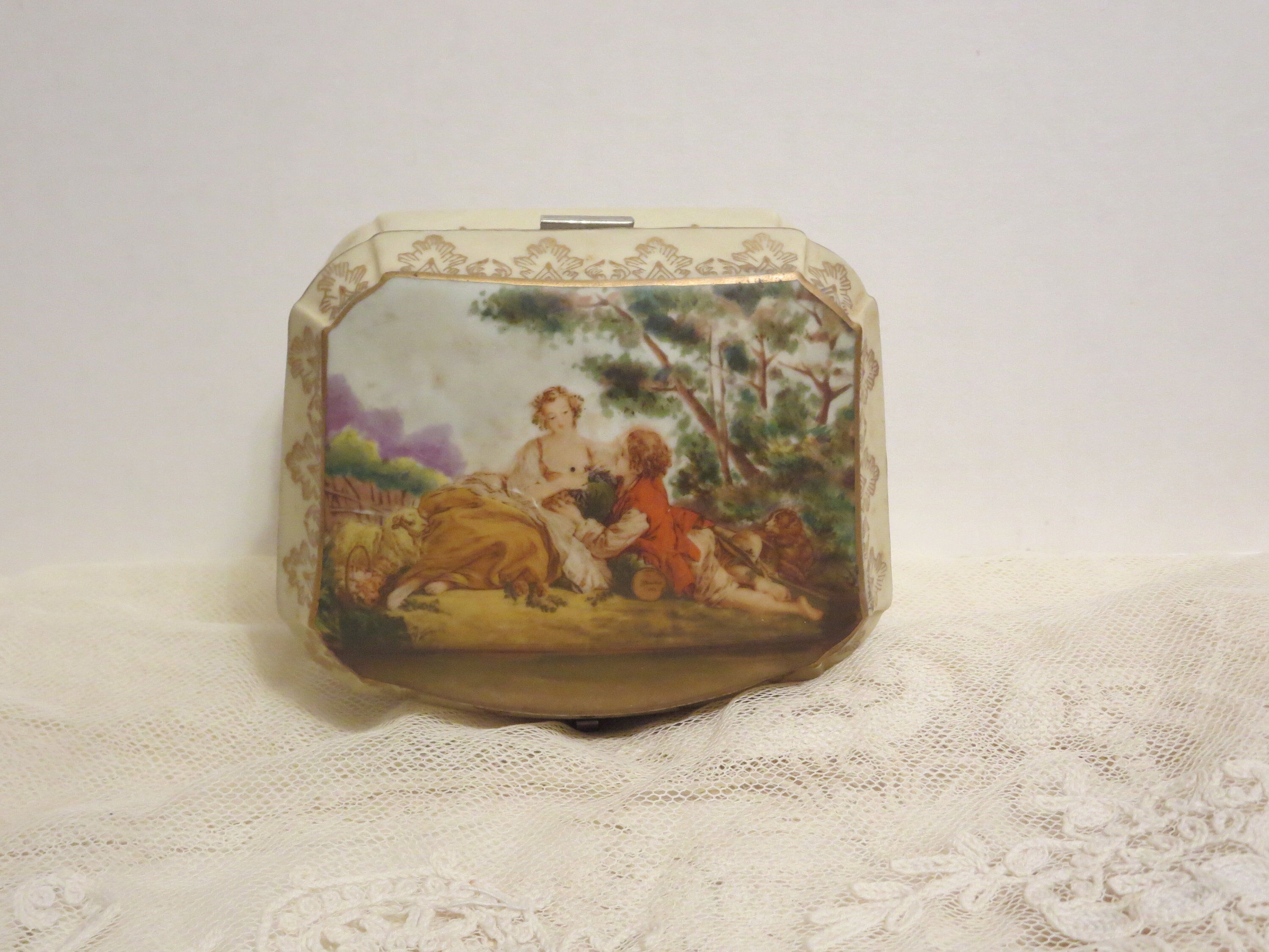 Art & Collectibles Vintage Porcelain Blue Hinged Trinket Box and ...
