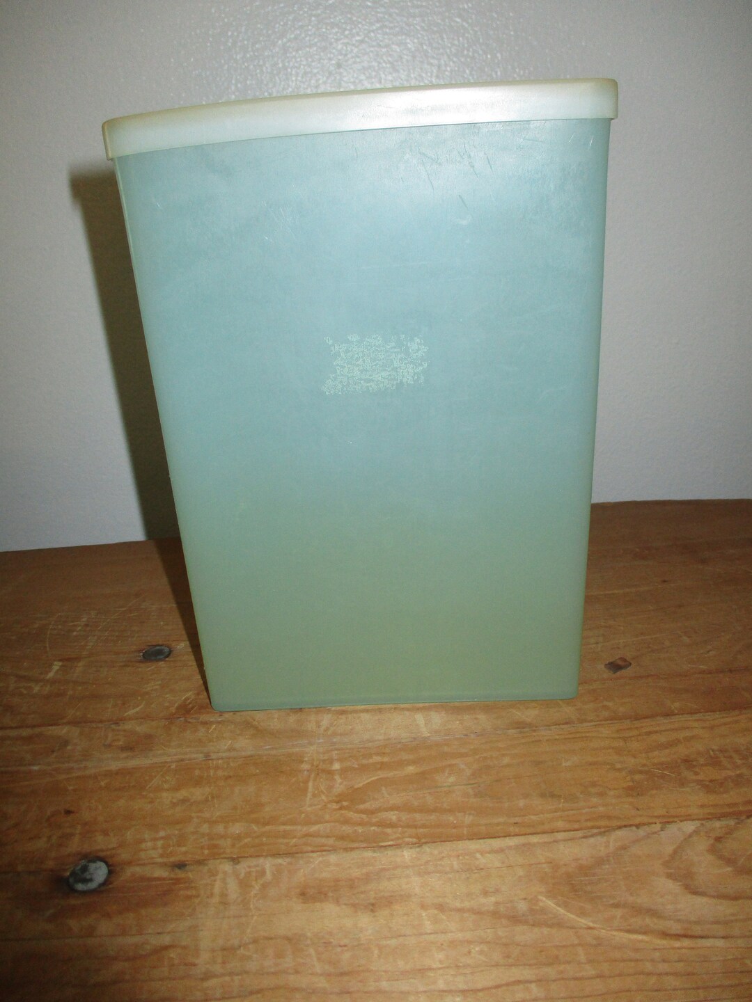 Flea Market Find Vintage Tupperware BLUE TALL CONTAINER Nice Condition ...