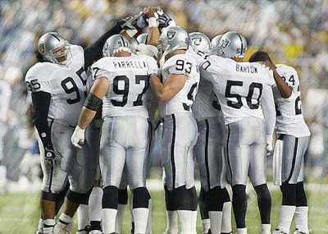 Oakland Raiders Rare Art Huddle Lithograph - Etsy