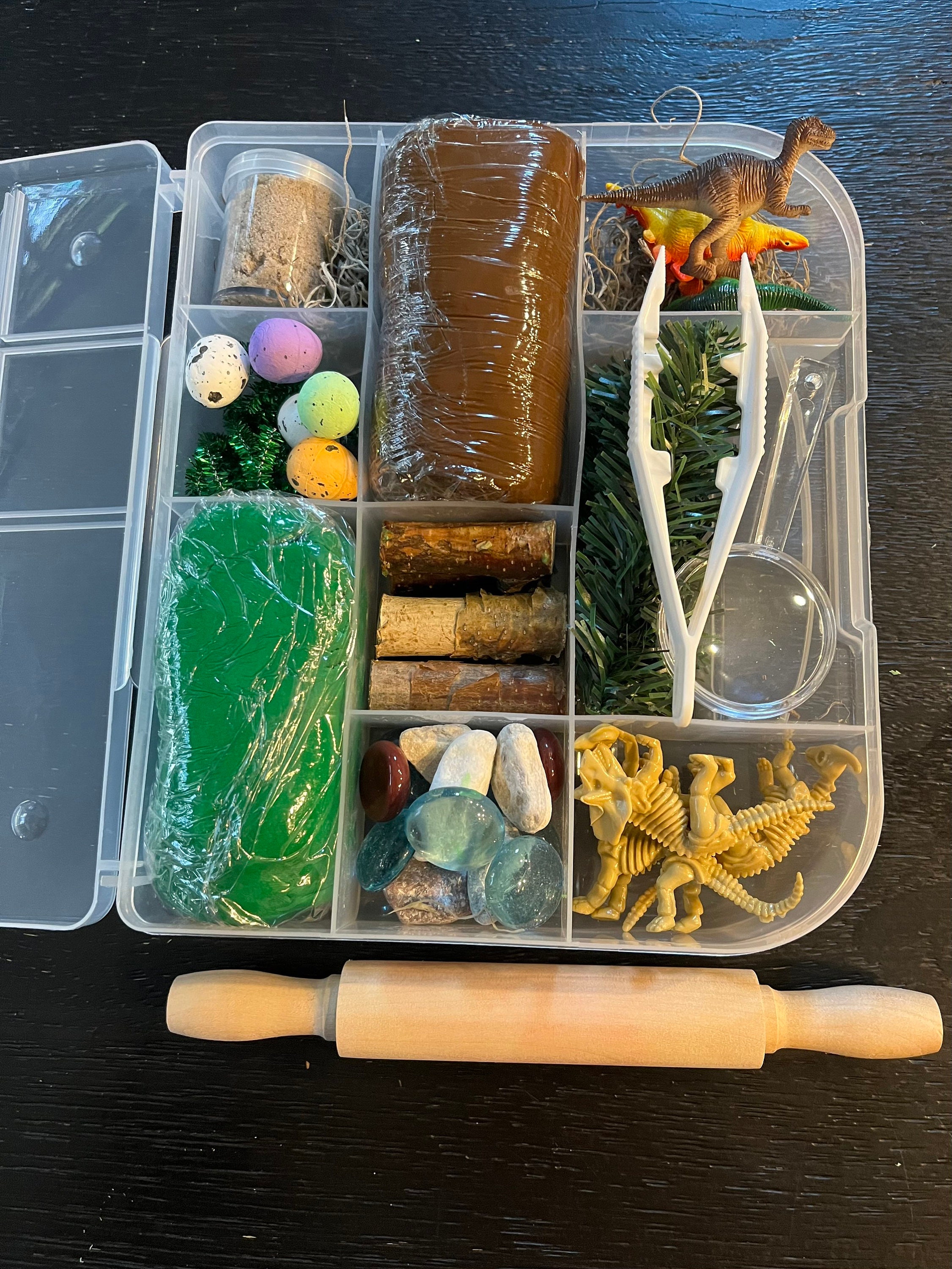 Dinosaur Sensory Dough Kit: Fossils, Kinetic Sand, Mini Dinosaurs - Etsy