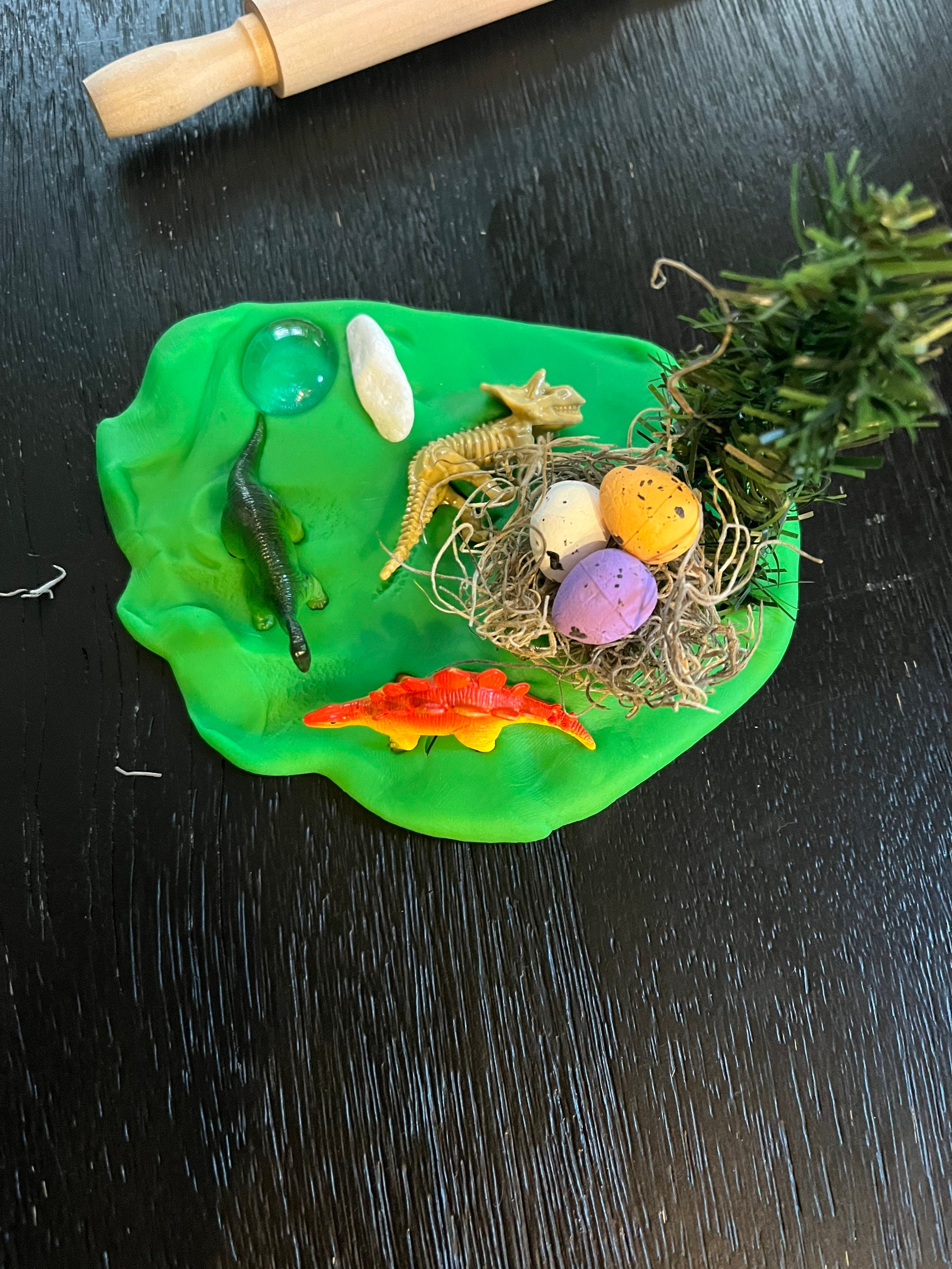 Dinosaur Sensory Dough Kit: Fossils, Kinetic Sand, Mini Dinosaurs - Etsy