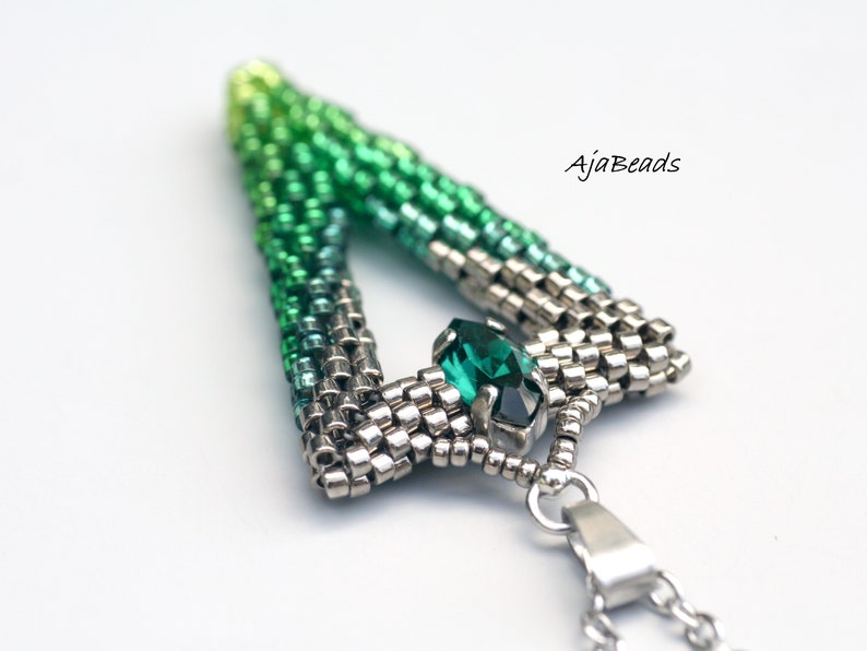 Beading Tutorial - Triangle With an Embedded Navette - Pendant/earrings ...