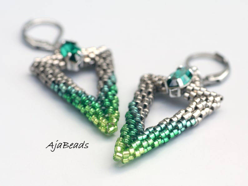 Beading Tutorial - Triangle With an Embedded Navette - Pendant/earrings ...