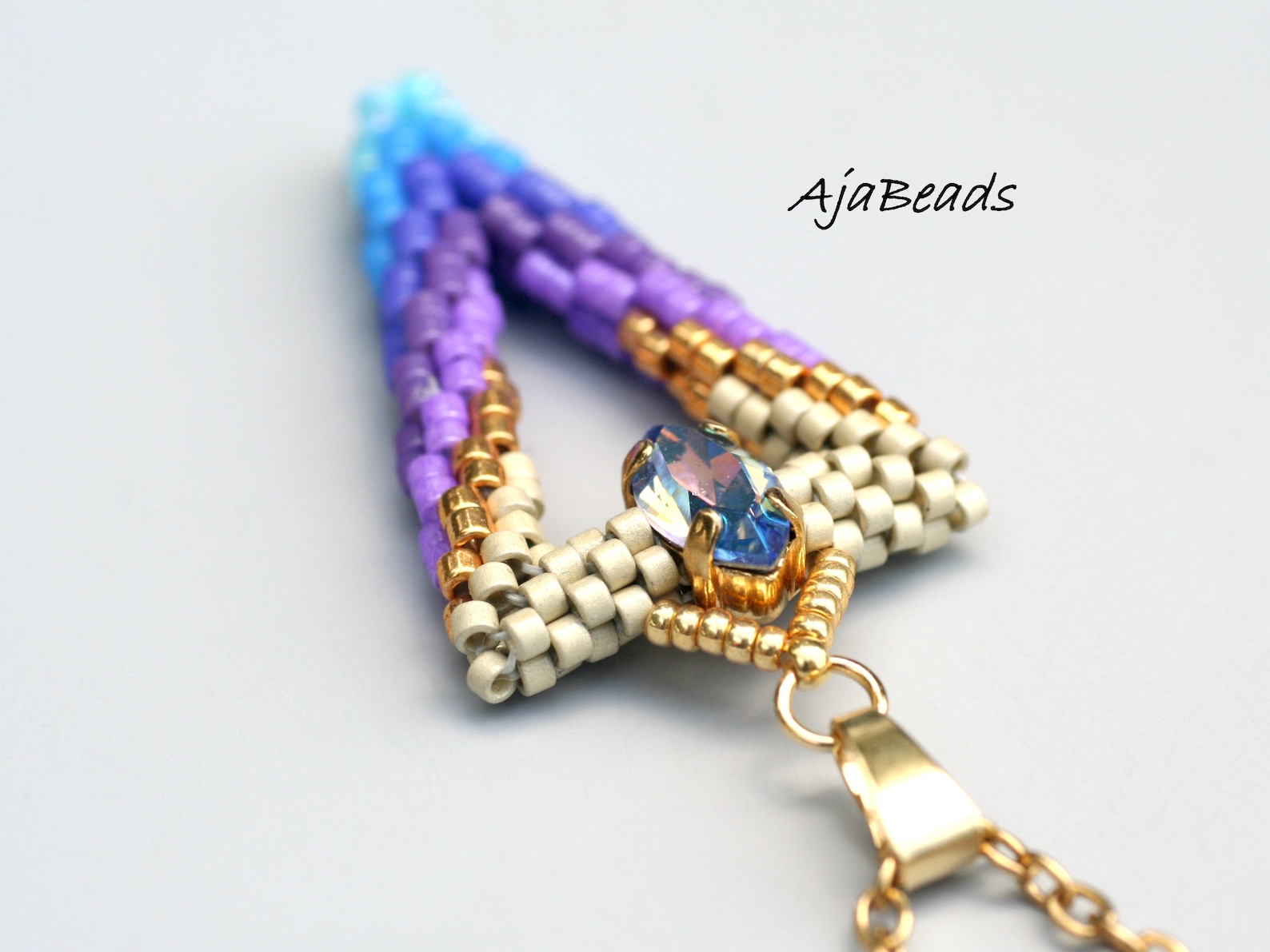 Beading Tutorial - Triangle With an Embedded Navette - Pendant/earrings ...
