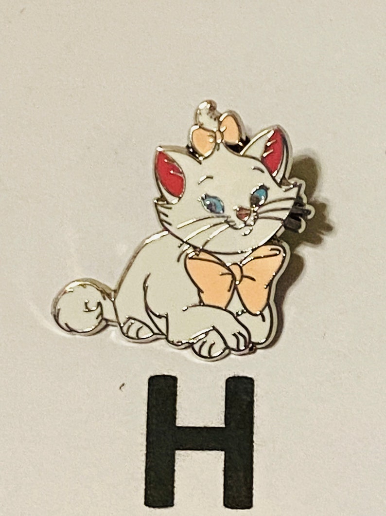 Disney Pins 30 Your Choice Disney Frozen / Marie Aristocats - Etsy
